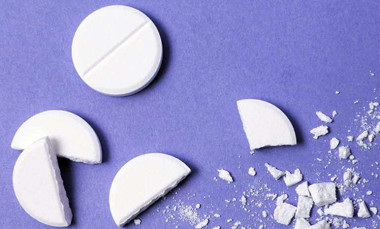 Cortar comprimido ao meio equivale a tomar meia dose? - Portal Medicina ...
